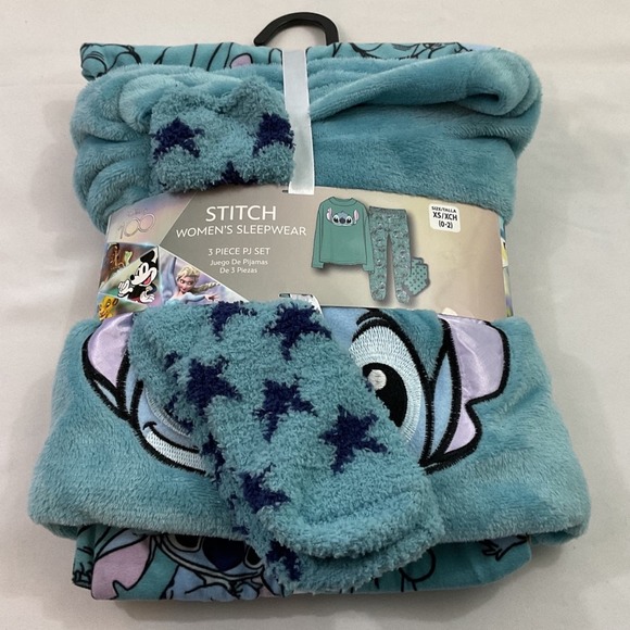 Disney | Intimates & Sleepwear | Stitch Womens Sleepwear Set | Poshmark